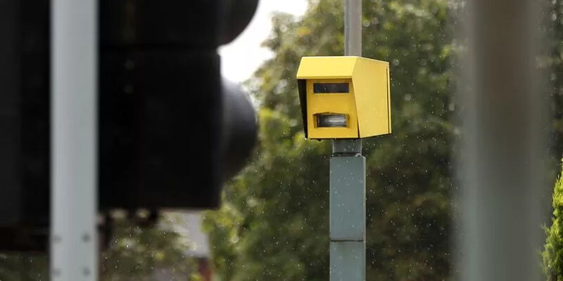 Everything You Need To Know About Traffic Light Cameras | WeBuyPrestigeCar